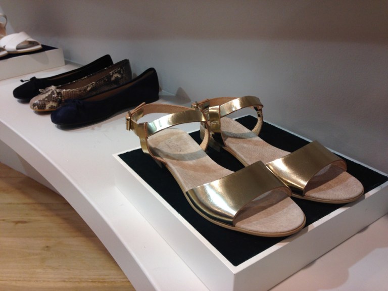 Hobbs Pop-up Store Opens in Manchester – English Rose from Manchester's ...
