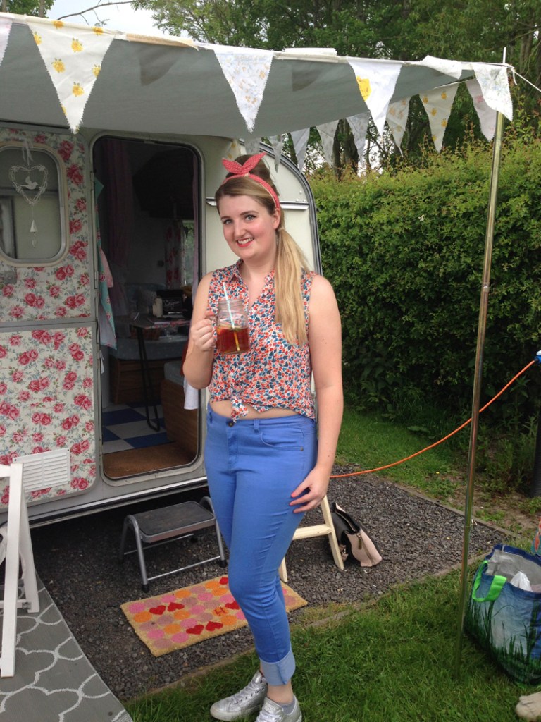 A Vintage Birthday Party With Daisy the Caravan – English Rose from ...